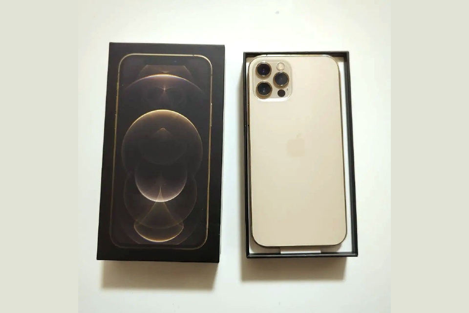 iPhone12（アイフォン12）の超高額買取ならYTHスマホ